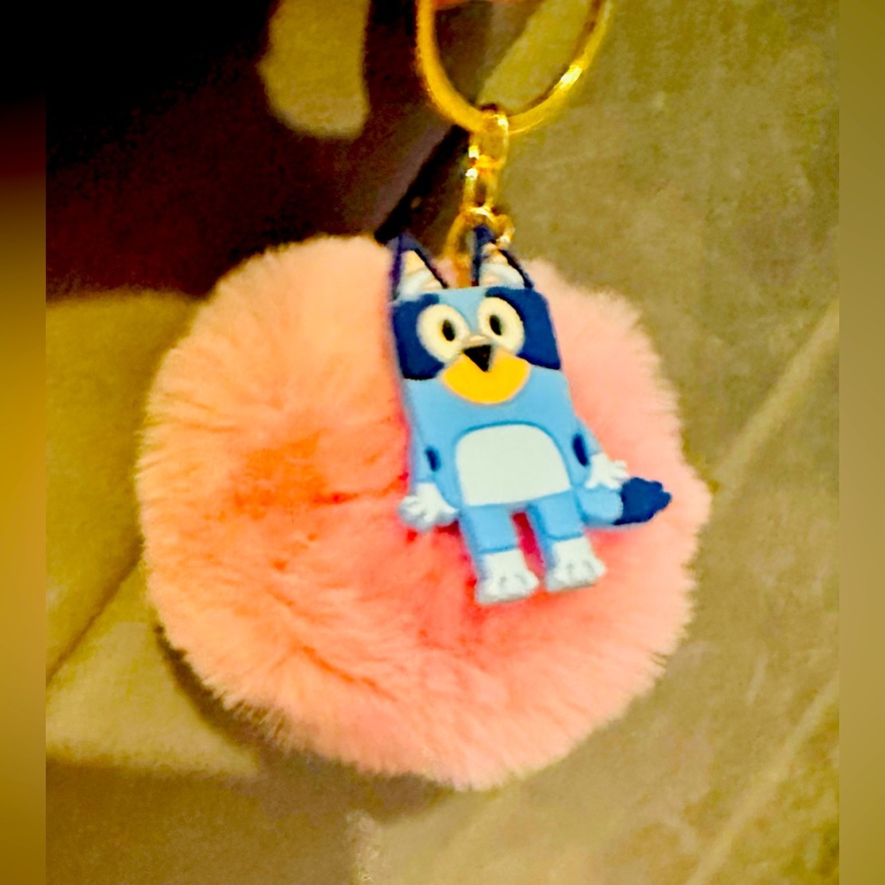 Bluey Character With Pink Pom Pom Bagcharm/Keychain - Gem